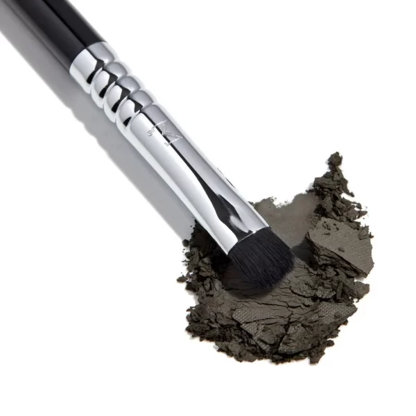 Sigma Beauty E21 Smudge Brush - Maat Beauty